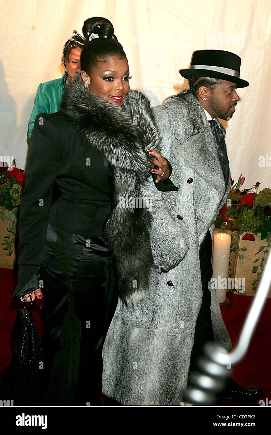 Nov. 4, 2004 - New York, New York, U.S. - K40267RM.SEAN P. DIDDY COMBS ...