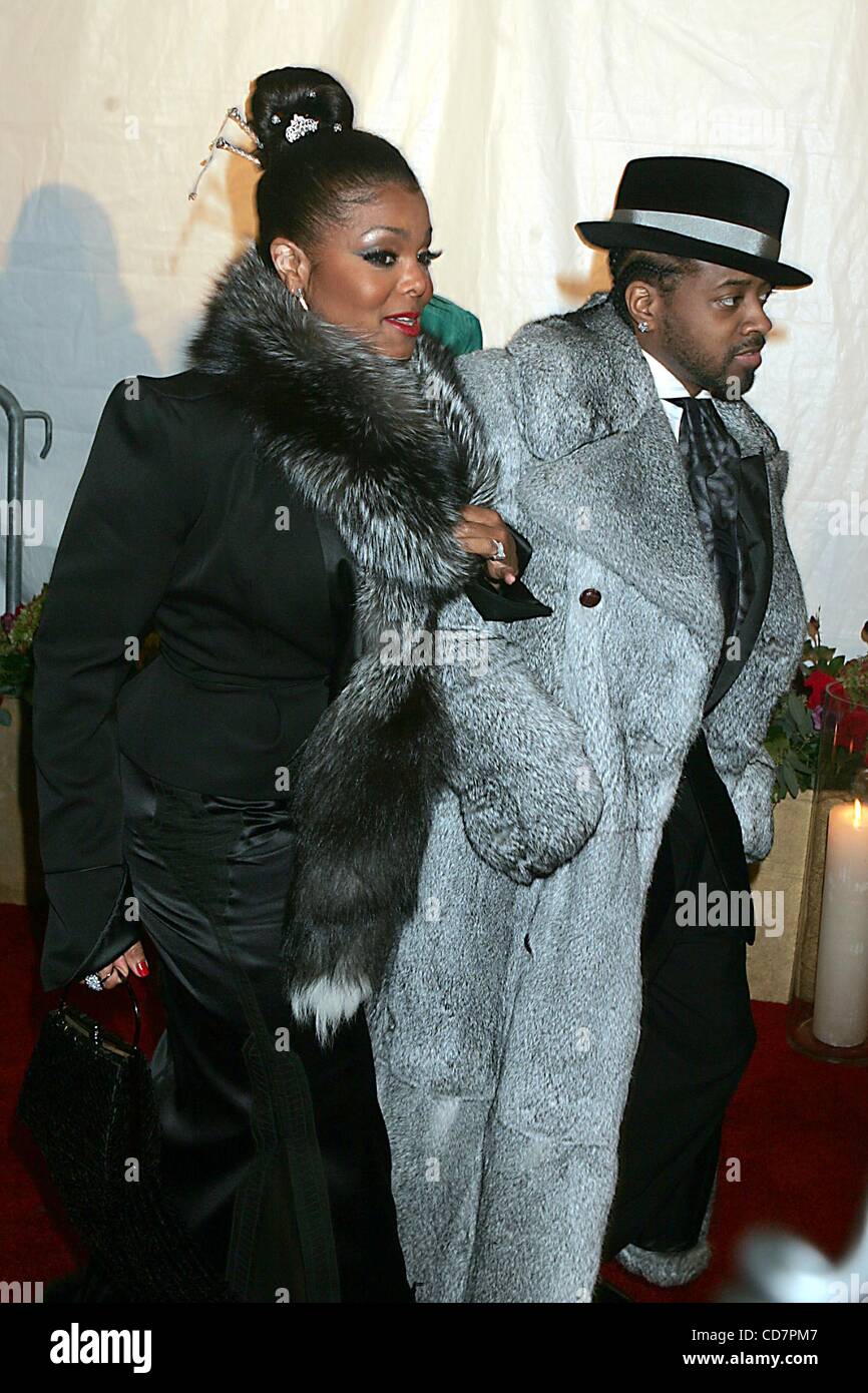 Nov. 4, 2004 - New York, New York, U.S. - K40267RM.SEAN P. DIDDY COMBS ...