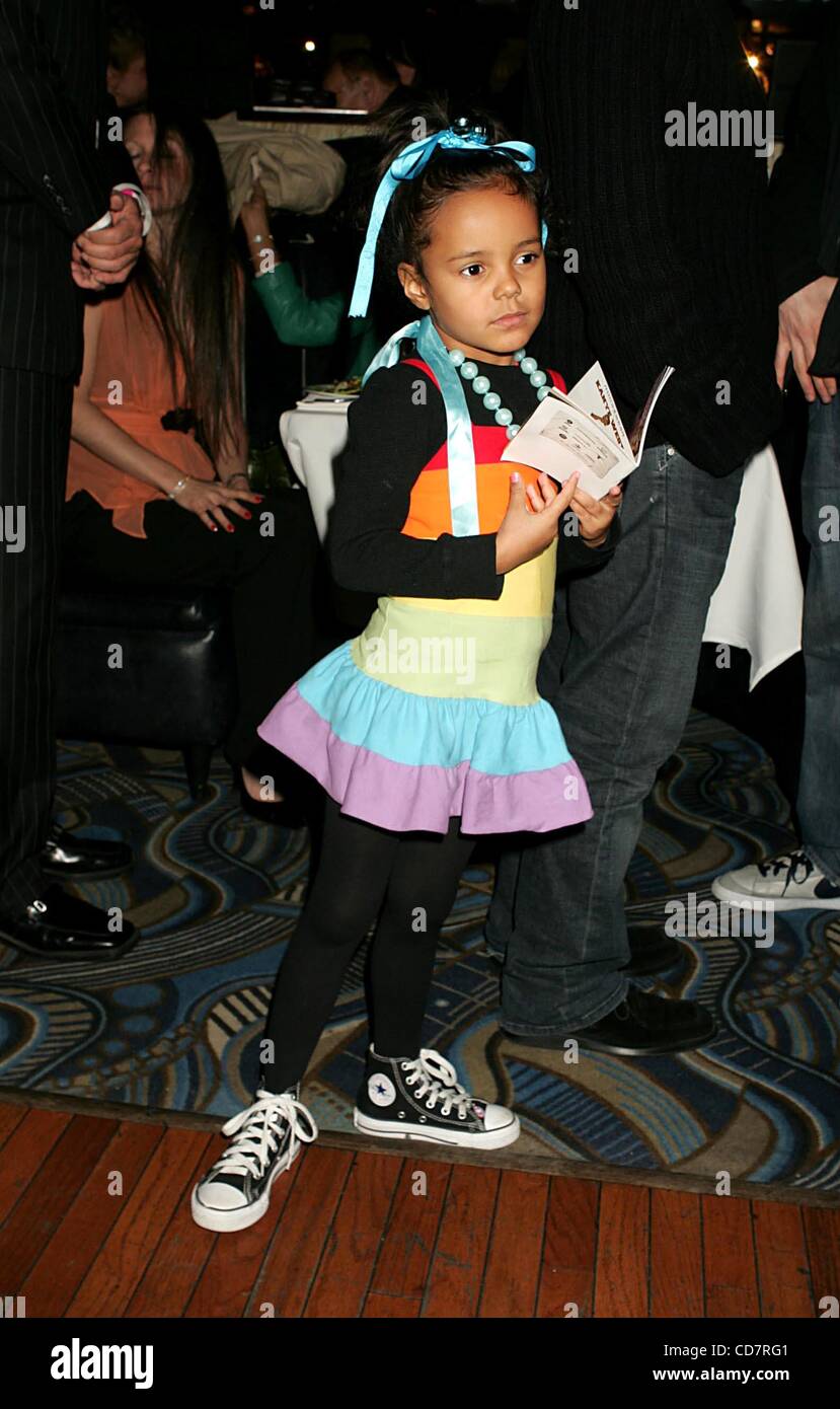 Nov. 9, 2004 - New York, New York, U.S. - K40289RM.SHINE ORGANIZATION ...