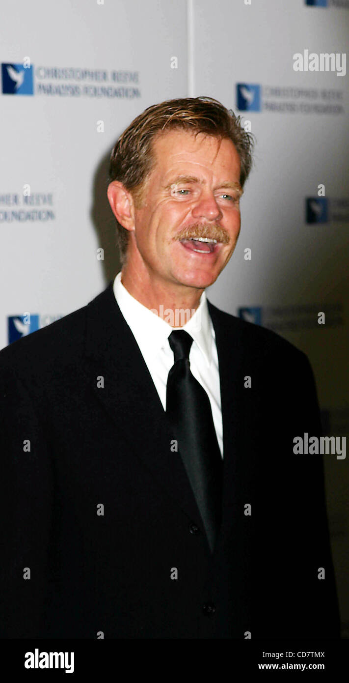 Nov. 18, 2004 - New York, New York, U.S. - K40466ML.CHRISTOPHER REEVE ...