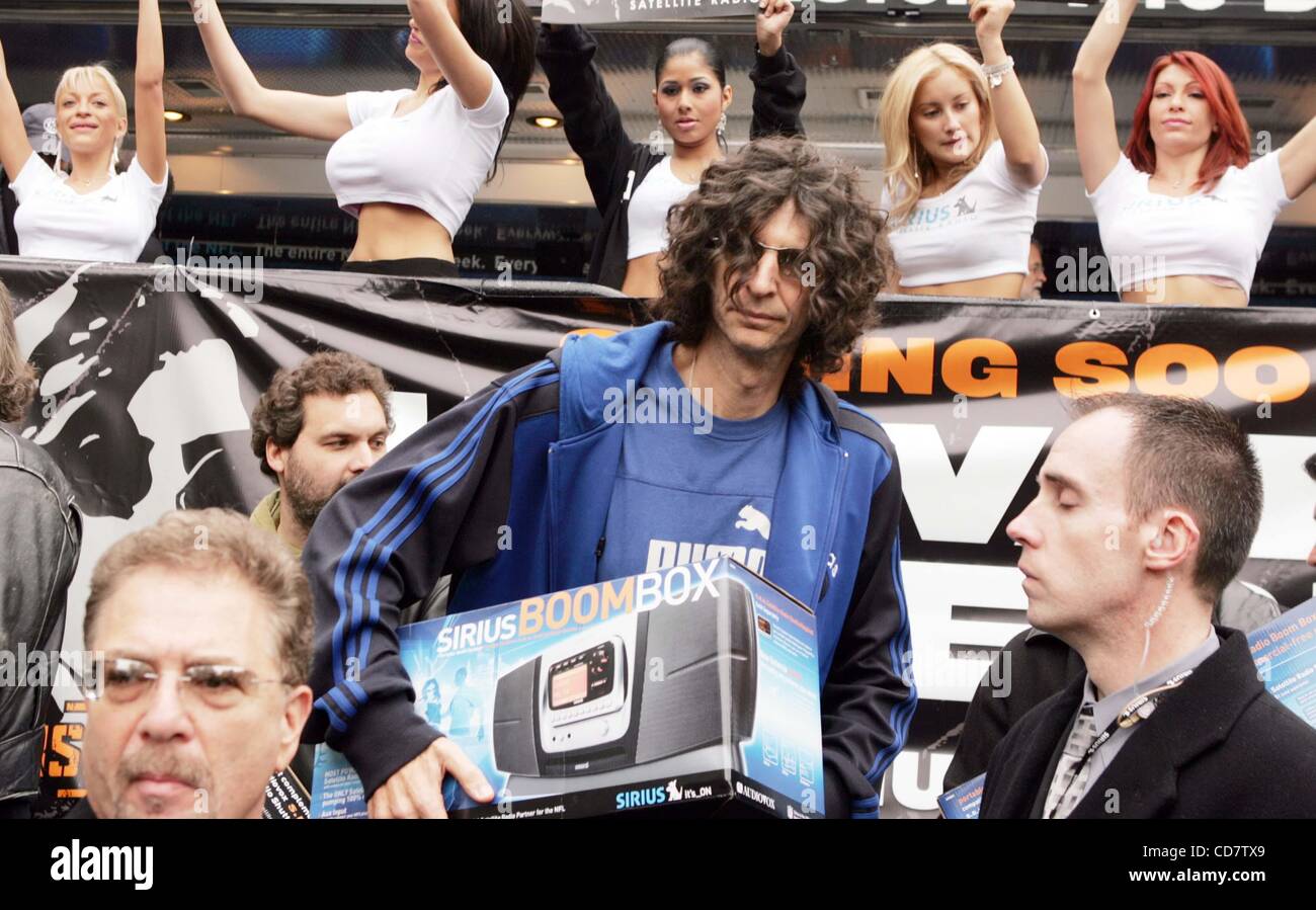 Nov. 19, 2004 - New York, New York, U.S. - K40451RM.HOWARD STERN AND ...