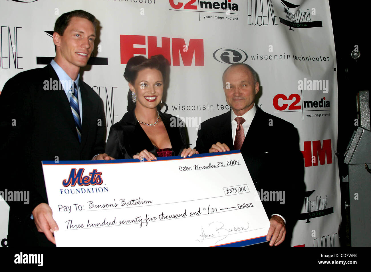 Nov. 23, 2004 - New York, New York, U.S. - K40557ML.FHM HOSTS CELEBRITY ...