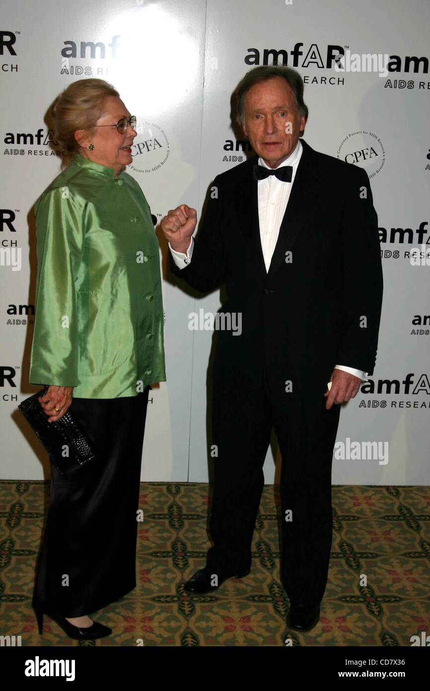 Nov. 30, 2004 - New York, New York, U.S. - K40614ML.(AMFAR) AMERICAN ...