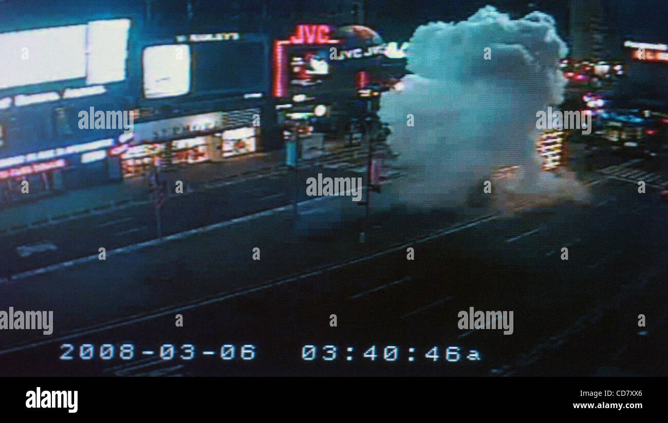 Bomb going off hi-res stock photography and images - Alamy