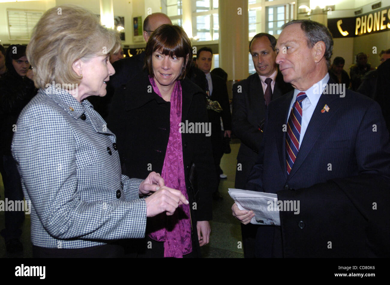 NYC DOT Commissioner Janette Sadik-Khan (C), MTA Executive Director ...