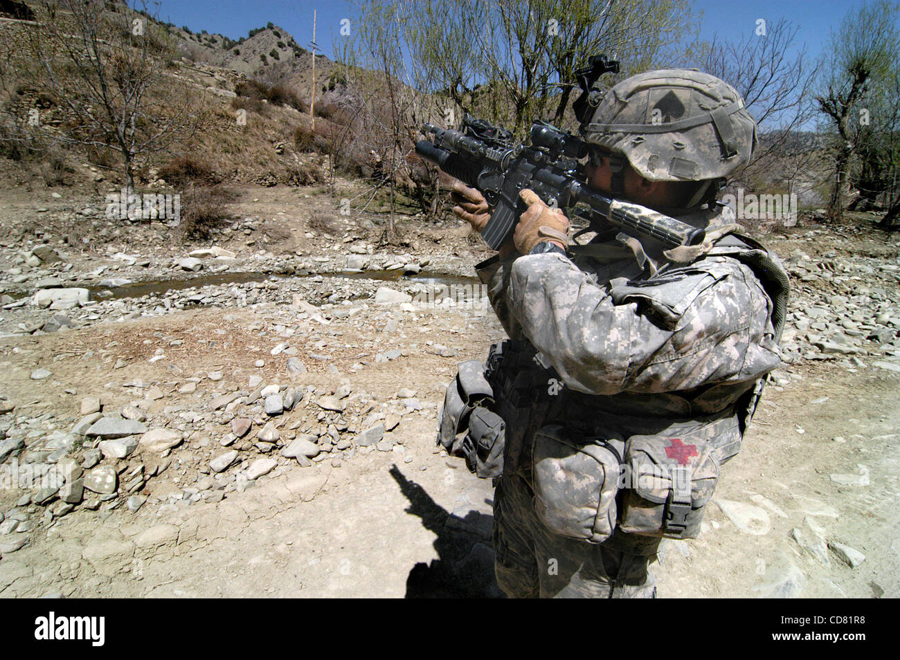 Us soldier 101st airborne division hi-res stock photography and images ...