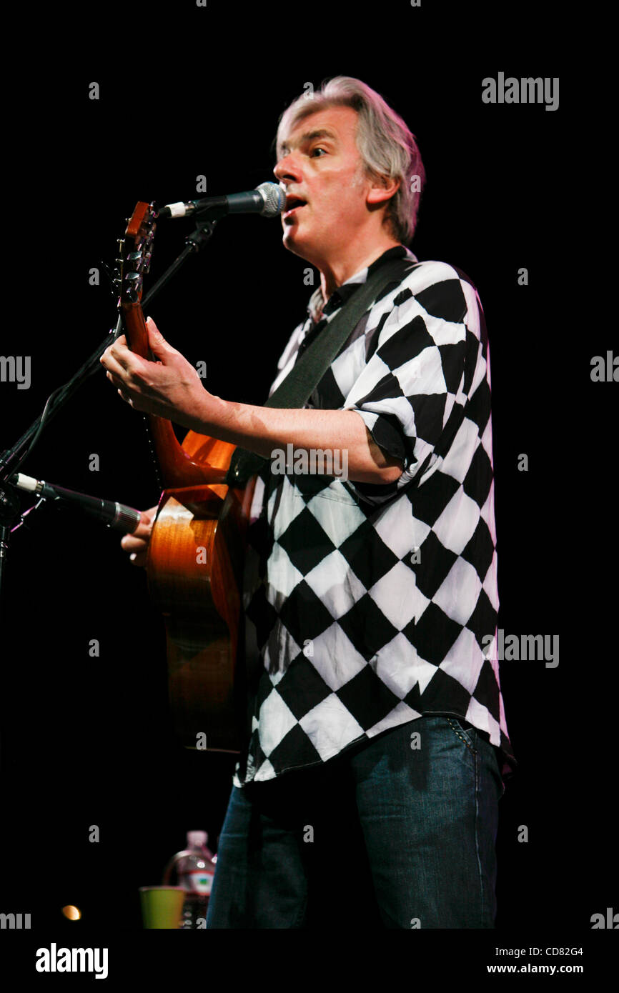 Robyn hitchcock hi-res stock photography and images - Alamy