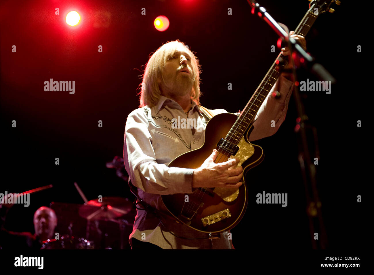 Apr 14, 2008 - Santa Cruz, California, USA - The band Mudcrutch ...