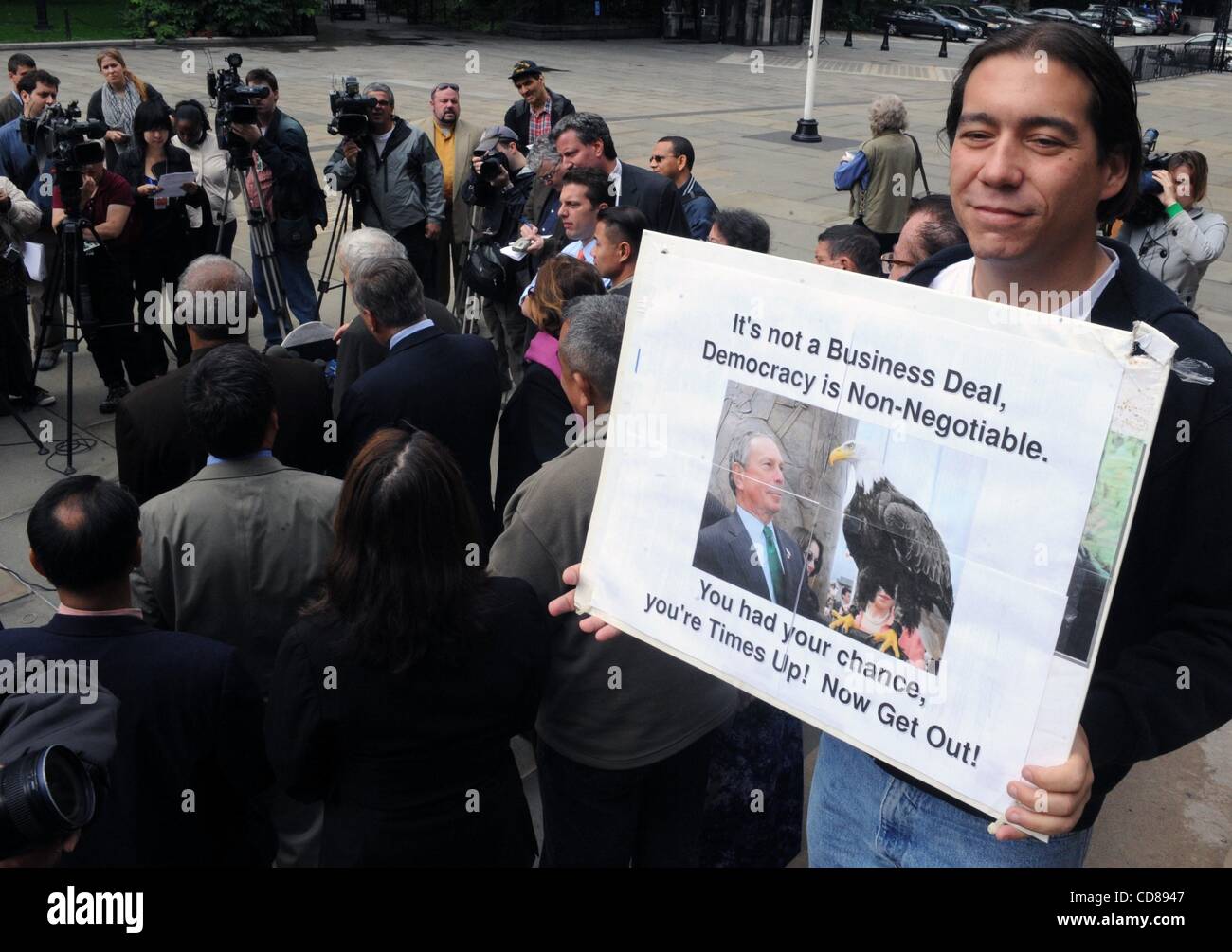 Oct 05, 2008 - Manhattan, New York, USA - Richard Marini of Staten ...