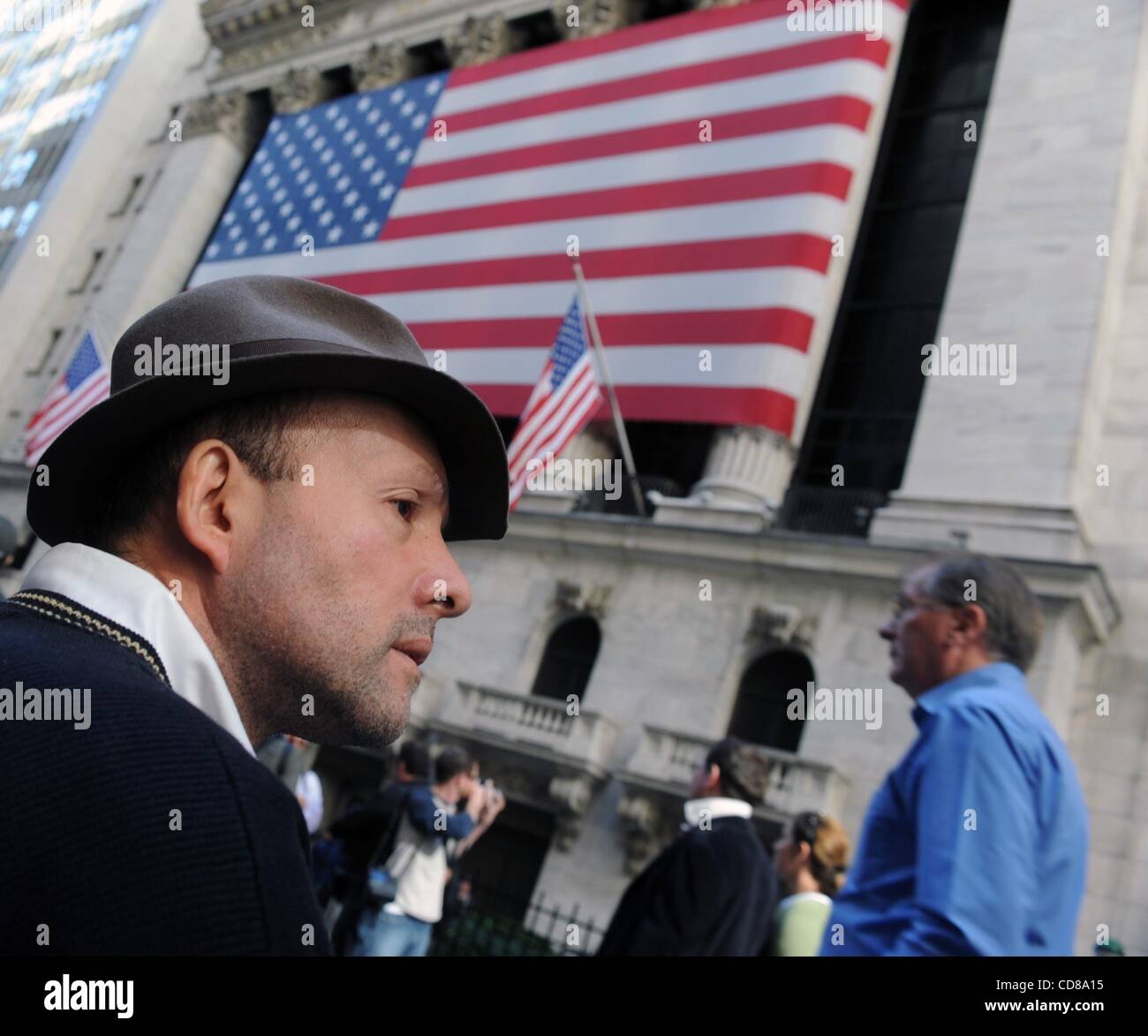 Oct 10, 2008 - Manhattan, New York, USA - Visitors take photos outside ...