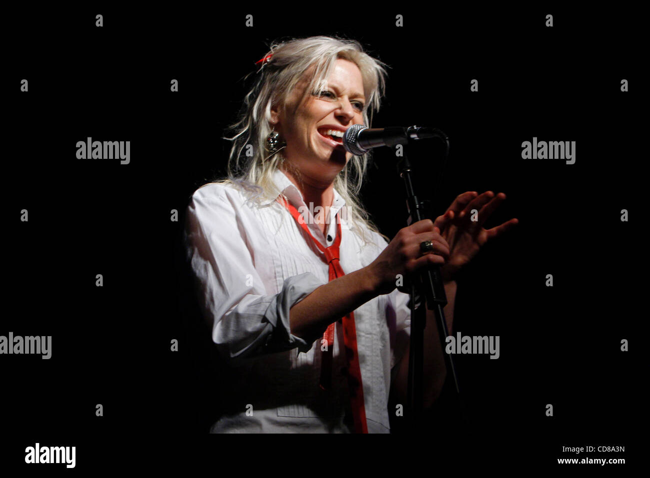 Oct 10, 2008 - New York, New York, USA - Singer GIN WIGMORE performing ...