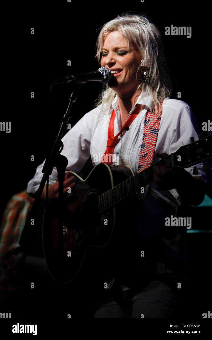 Gin wigmore hi-res stock photography and images - Alamy
