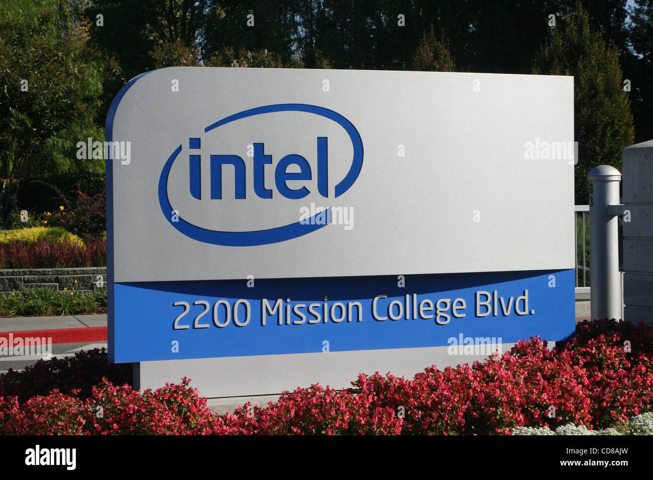 Oct 12, 2008 - Santa Clara, California, USA - Worldwide headquarters of ...