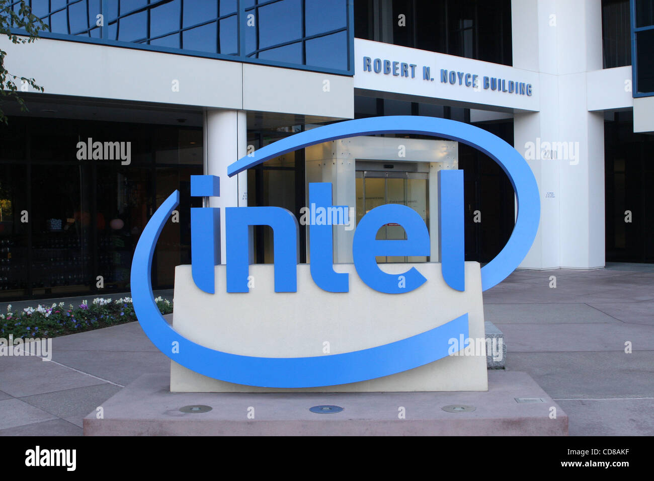 Oct 12, 2008 - Santa Clara, California, USA - Worldwide headquarters of ...