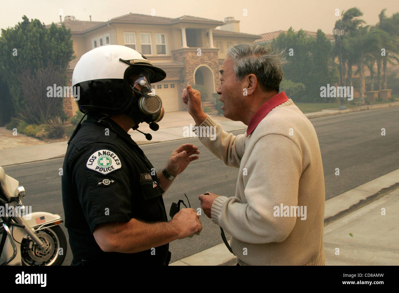 Oct 13, 2008 - Porter Ranch, California, USA - LAPD officer Troy ...