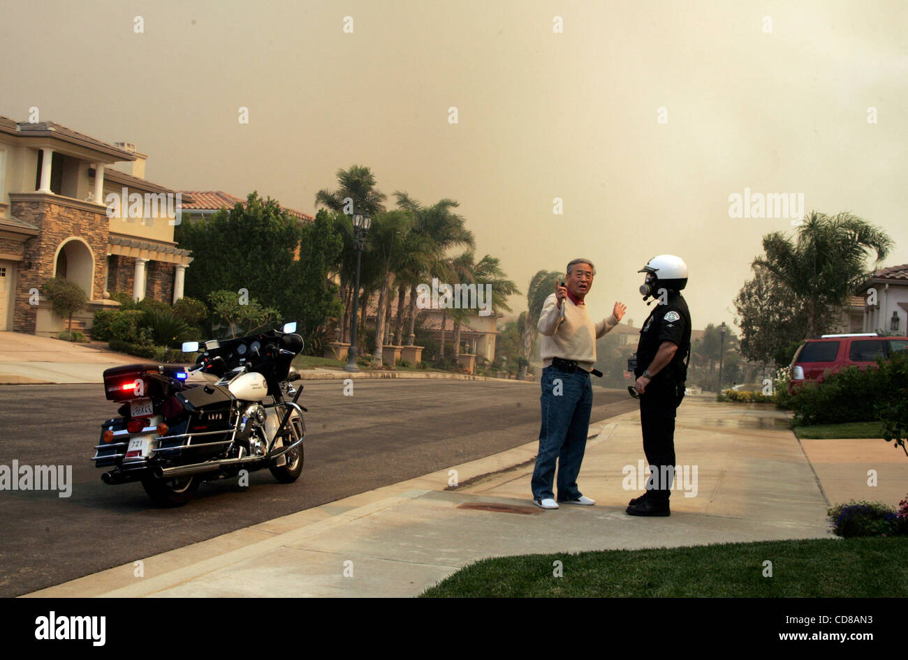 Lapd motorcycle officer hi-res stock photography and images - Alamy