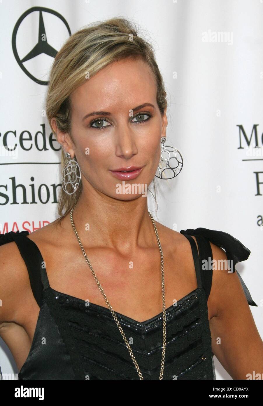 Oct 13, 2008 - Los Angeles, California, USA - Socialites LADY VICTORIA ...