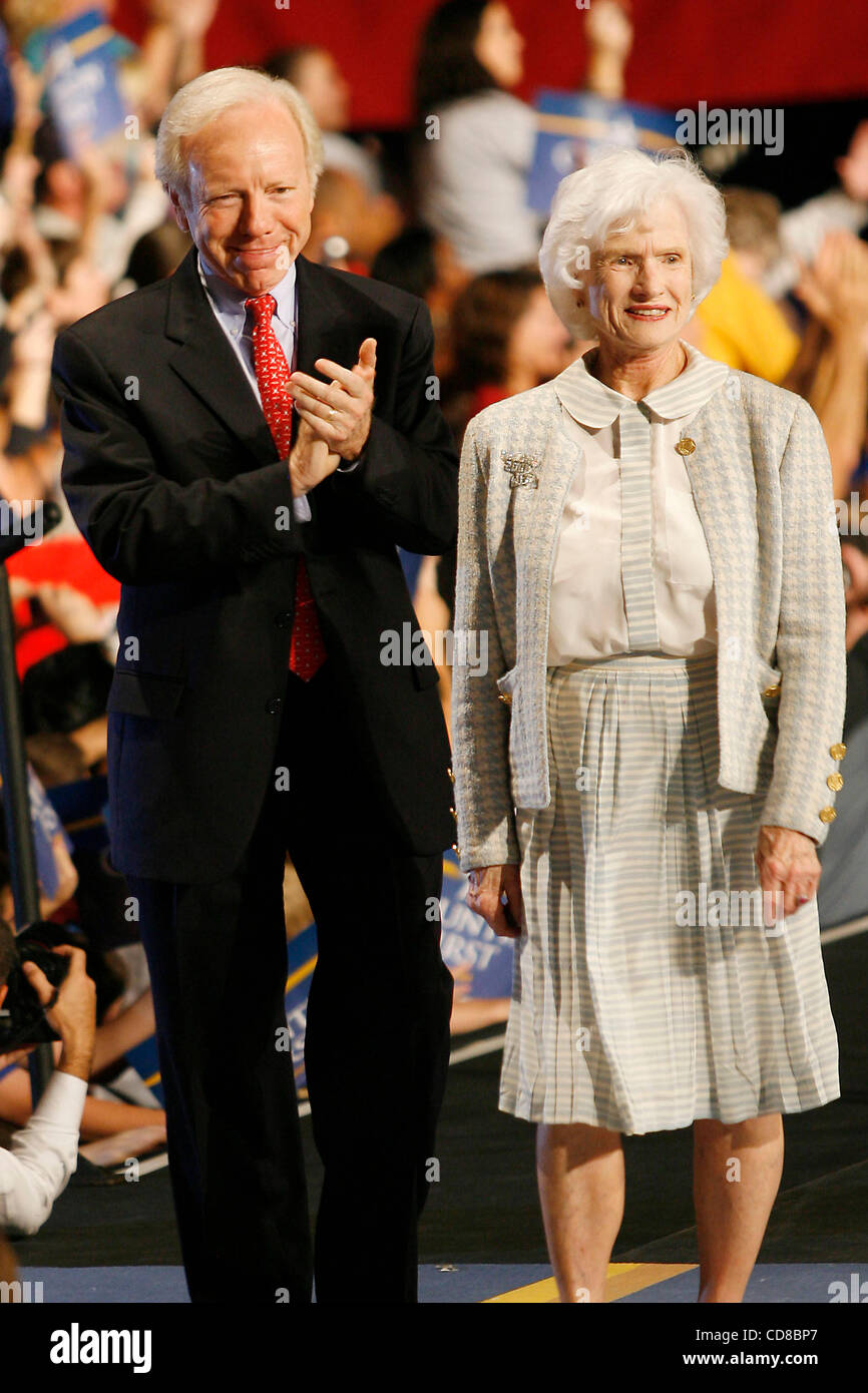 Oct 16, 2008 - Downingtown, Pennsylvania, USA - Following the final ...