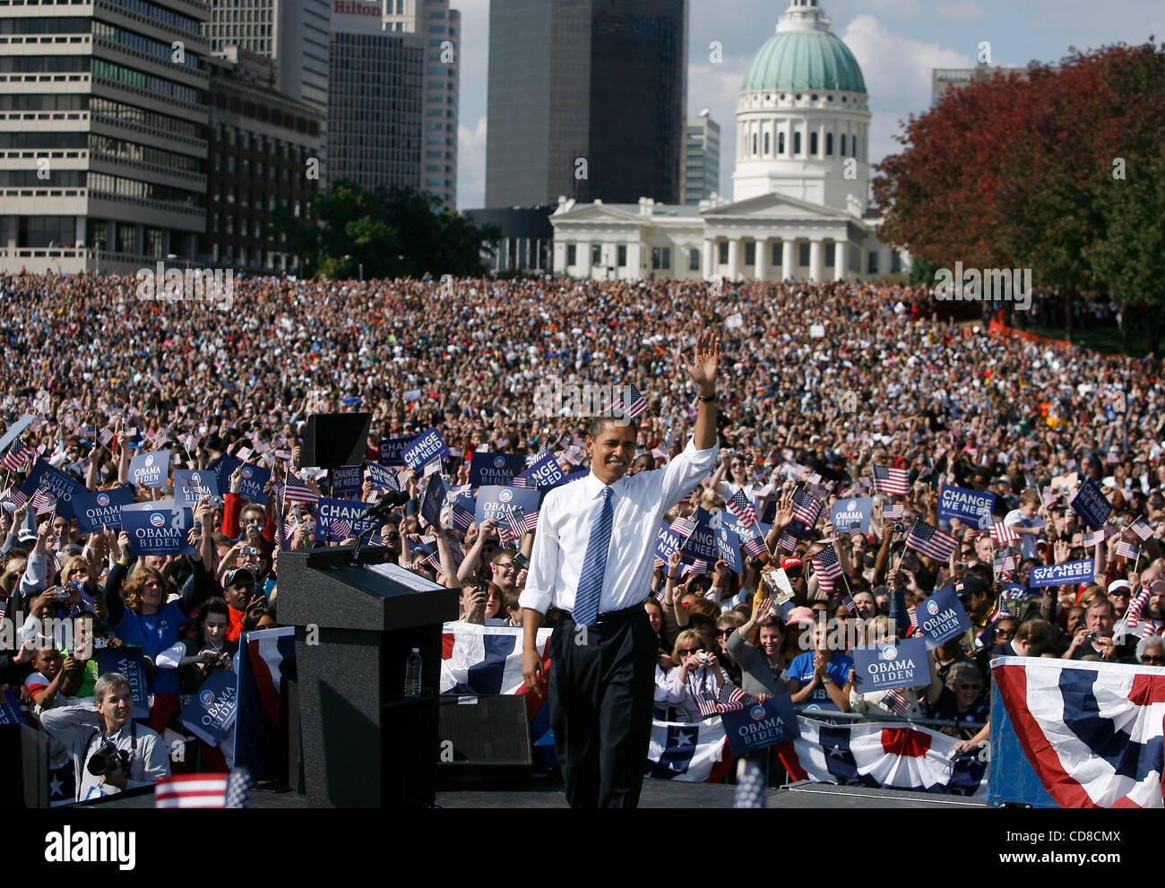 Oct 18, 2008 - St. Louis, Missouri, USA - Senator BARACK OBAMA speaks ...