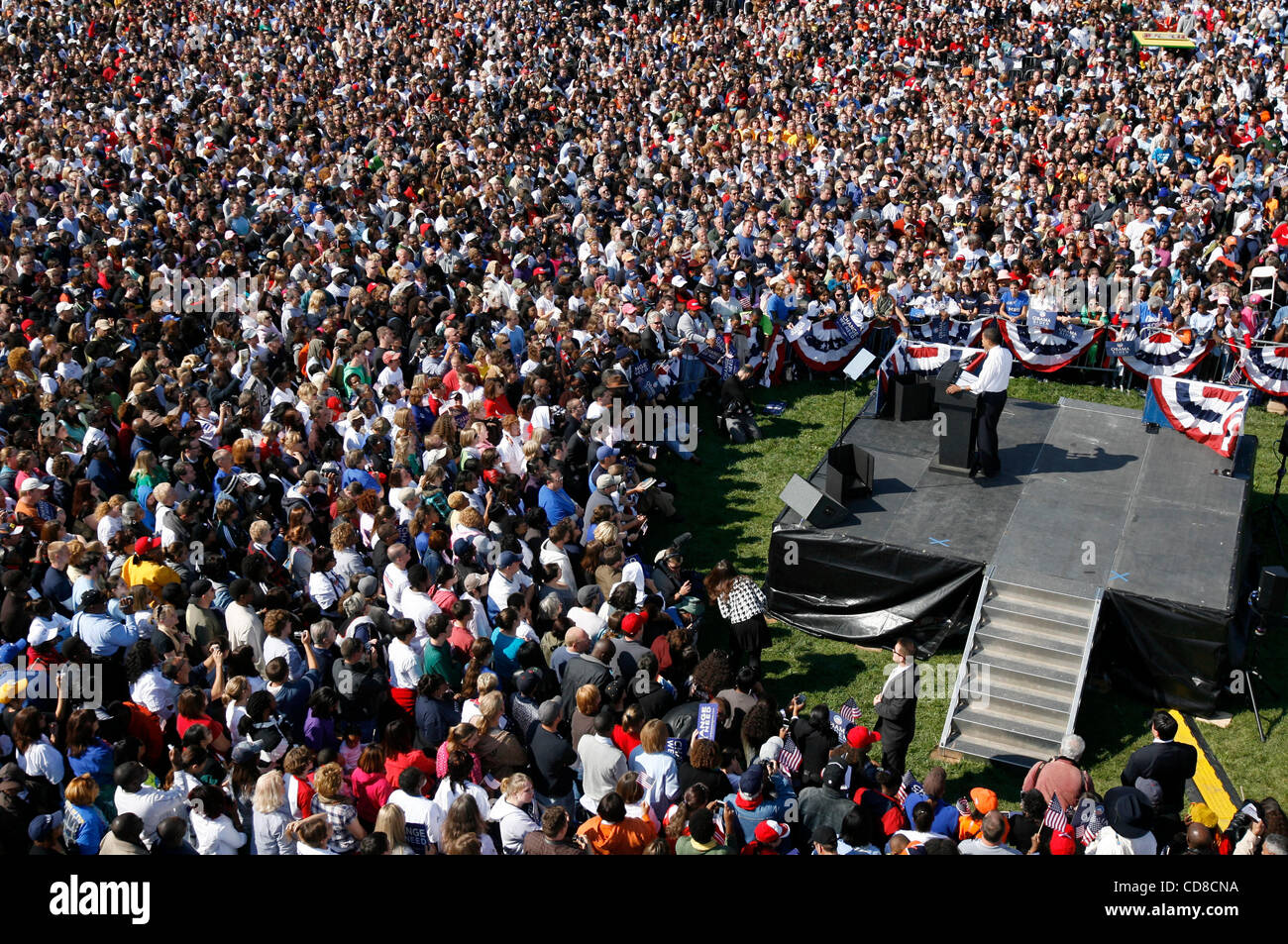 Oct 18, 2008 - St. Louis, Missouri, USA - Senator BARACK OBAMA speaks ...