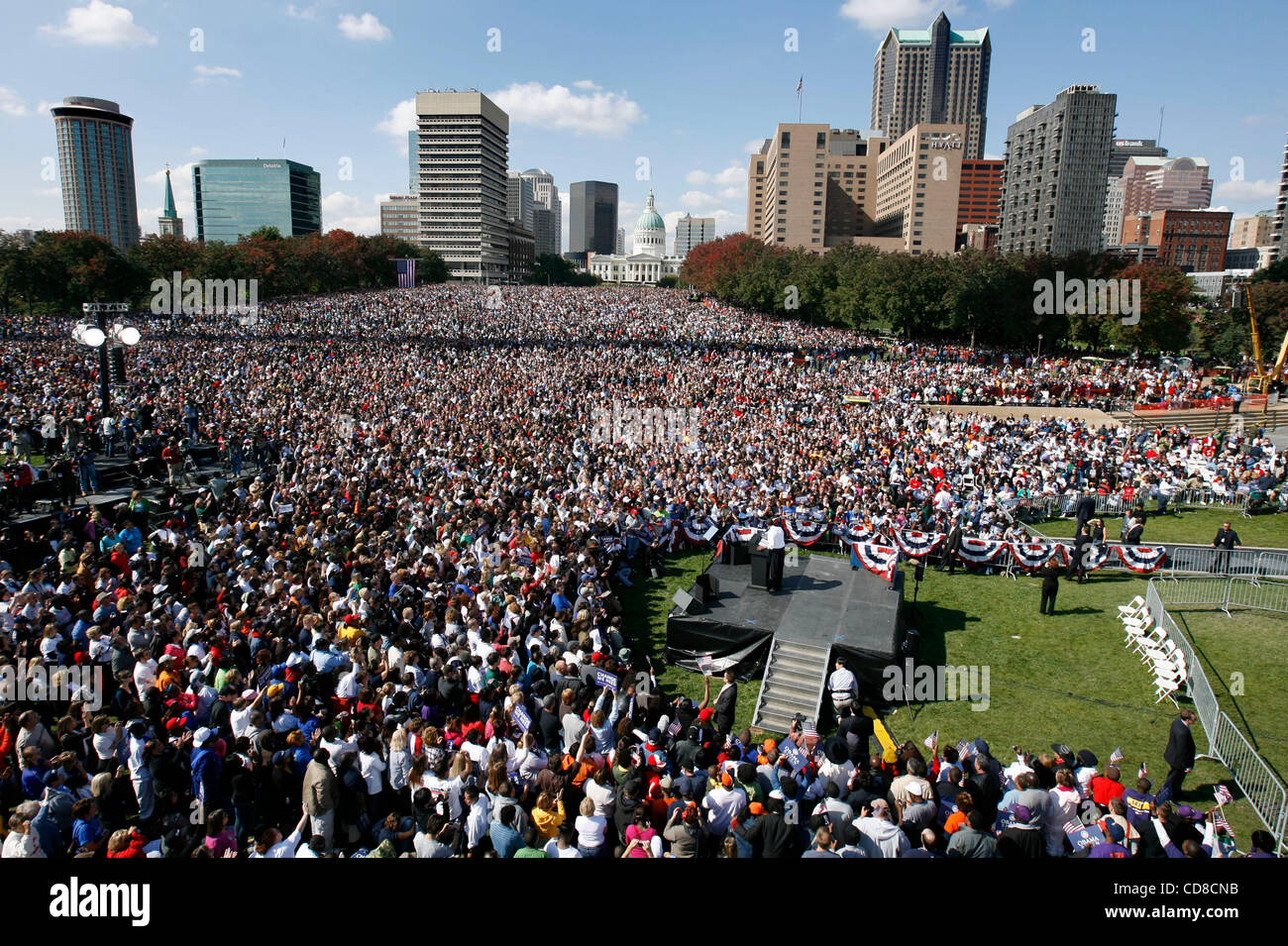 Oct 18, 2008 - St. Louis, Missouri, USA - Senator BARACK OBAMA speaks ...
