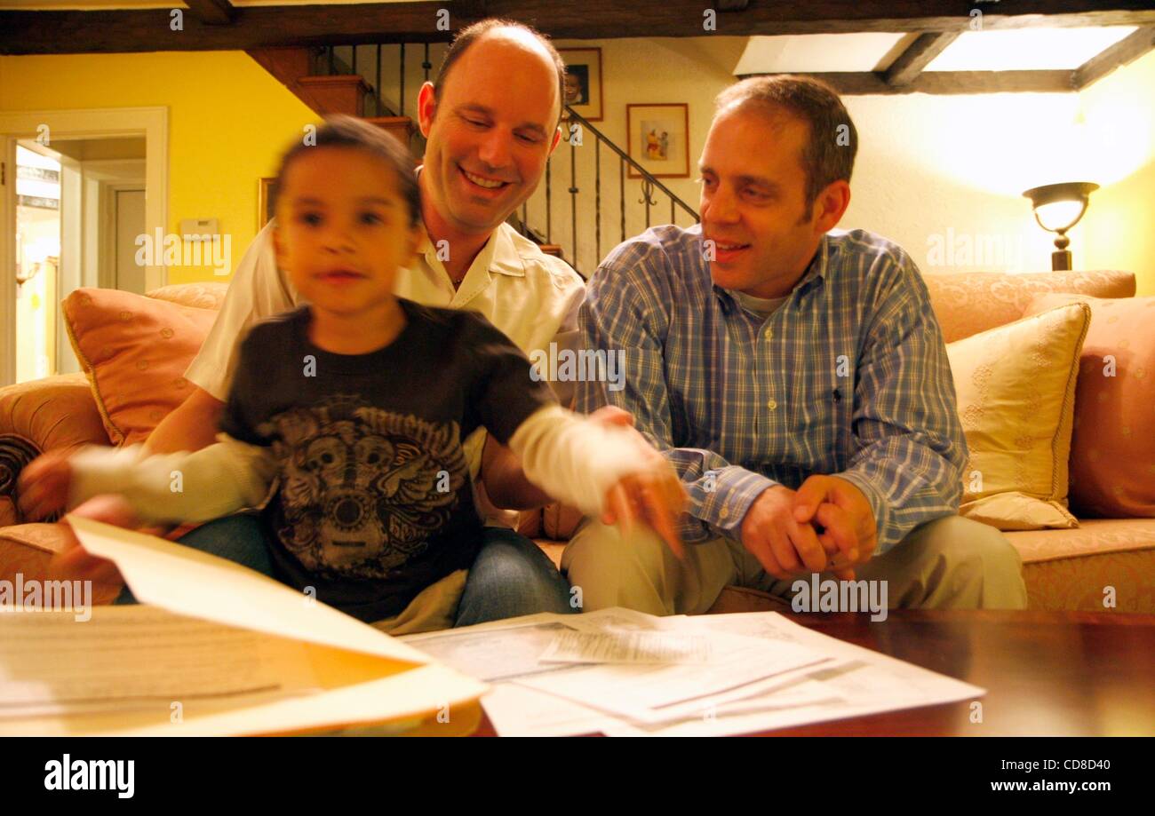 Oct 21, 2008 - Rockville Center, New York, USA - Homosexual couple ...