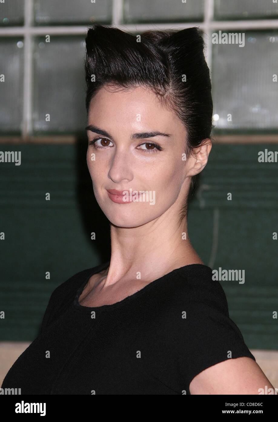 Oct 21, 2008 - Los Angeles, California, USA - Actress PAZ VEGA at the ...