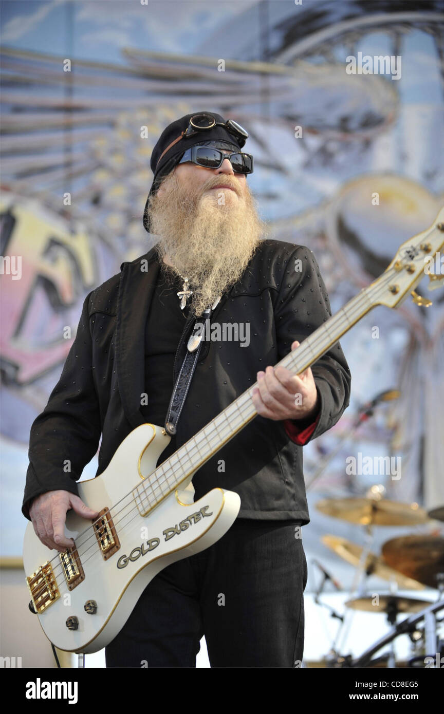 Oct 26, 2008 - Pomona, California, USA - ZZ Top singer and bass ...