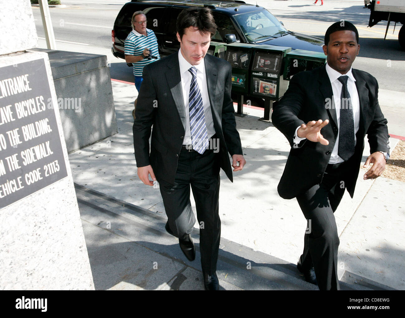 Oct 29, 2008 - Los Angeles, California, USA - KEANU REEVES arrives to ...