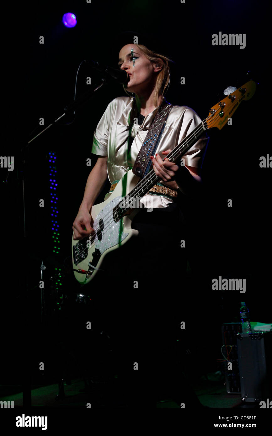 Uh Huh Her Performing at The Fillmore New York at Irving Plaza on ...