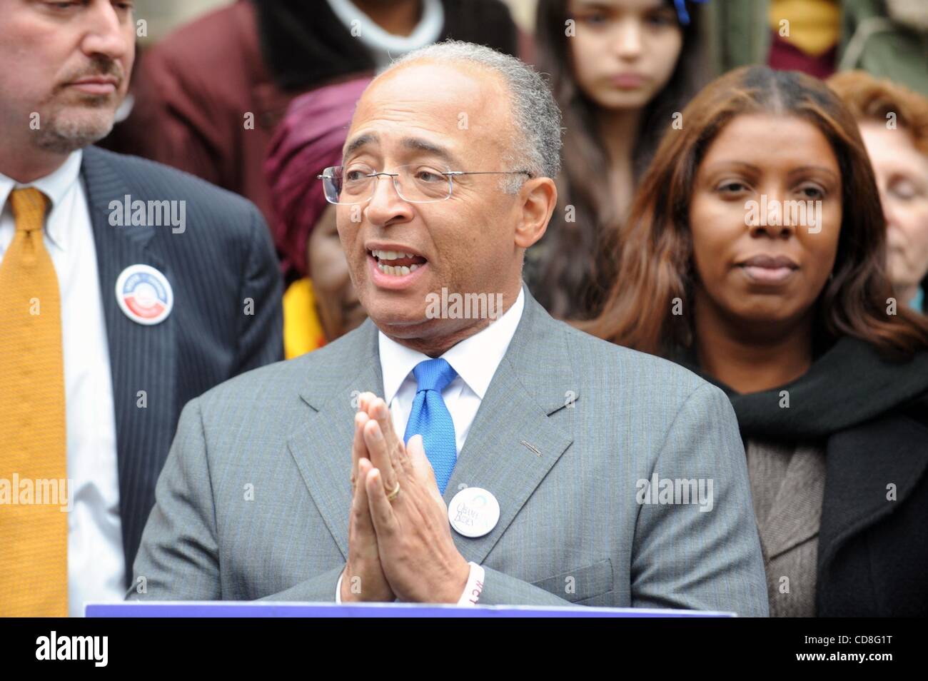 Bill thompson hi-res stock photography and images - Alamy