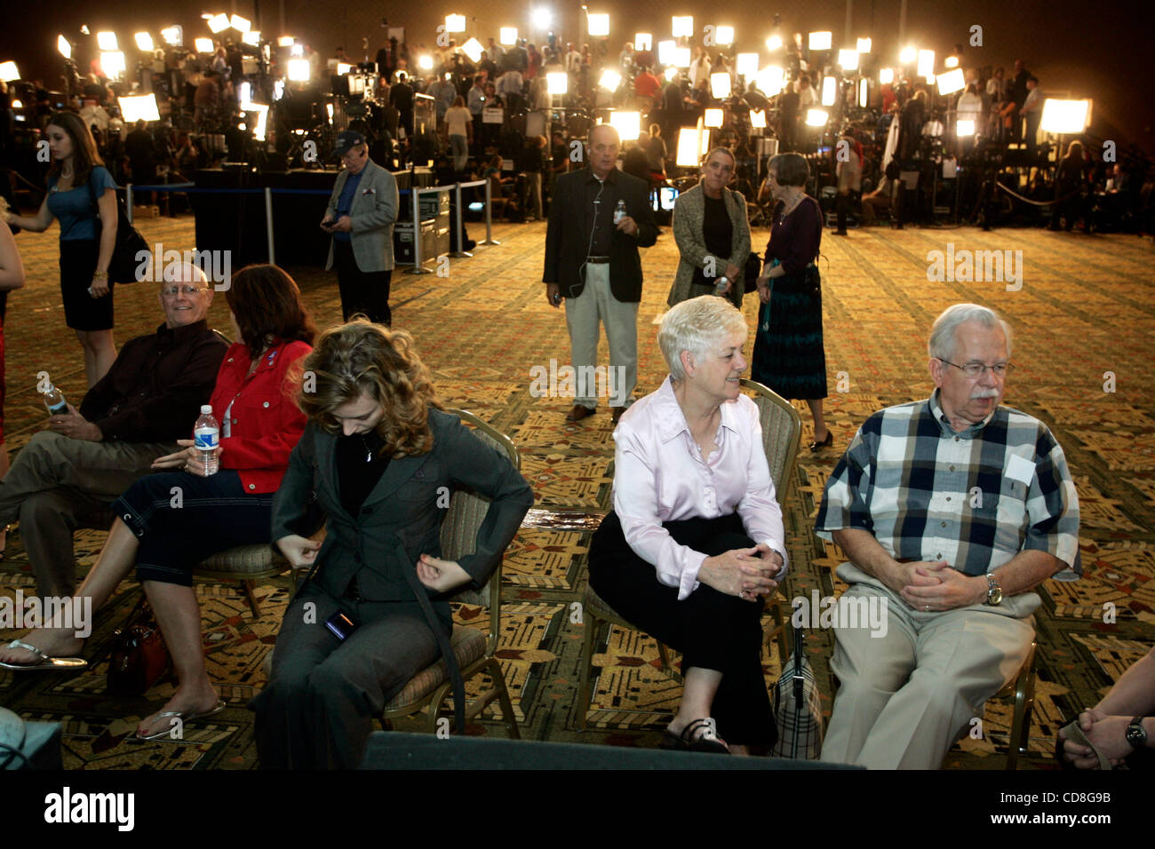 Nov 04, 2008 - Venice Beach, CA, USA - A few early arrivals stake out a ...