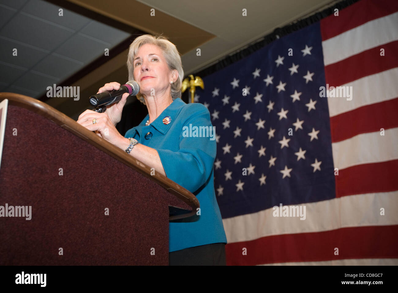 Nov 04, 2008 - Topeka, Kansas, USA - Kansas Governor KATHLEEN SEBELIUS ...