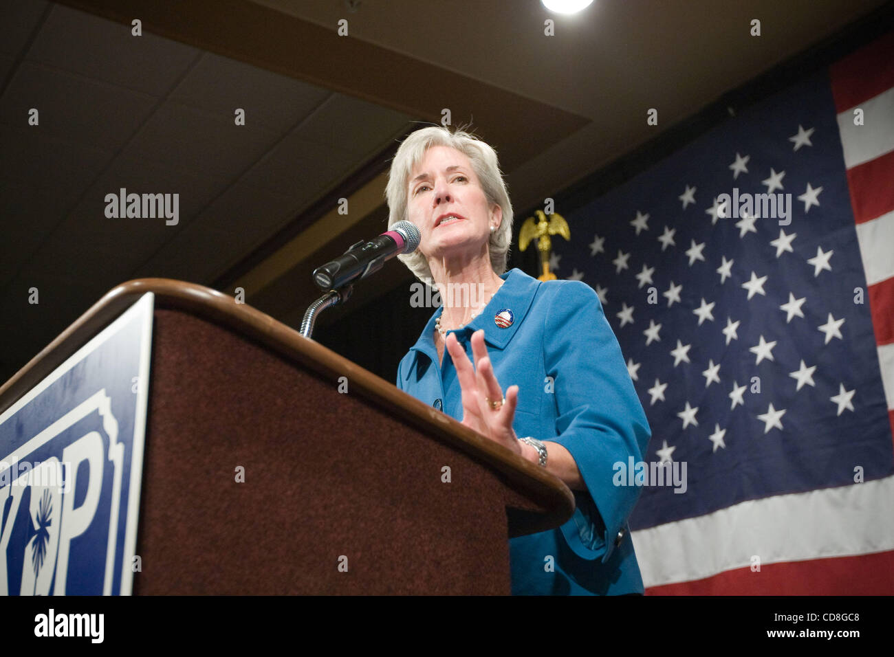 Nov 04, 2008 - Topeka, Kansas, USA - Kansas Governor KATHLEEN SEBELIUS ...