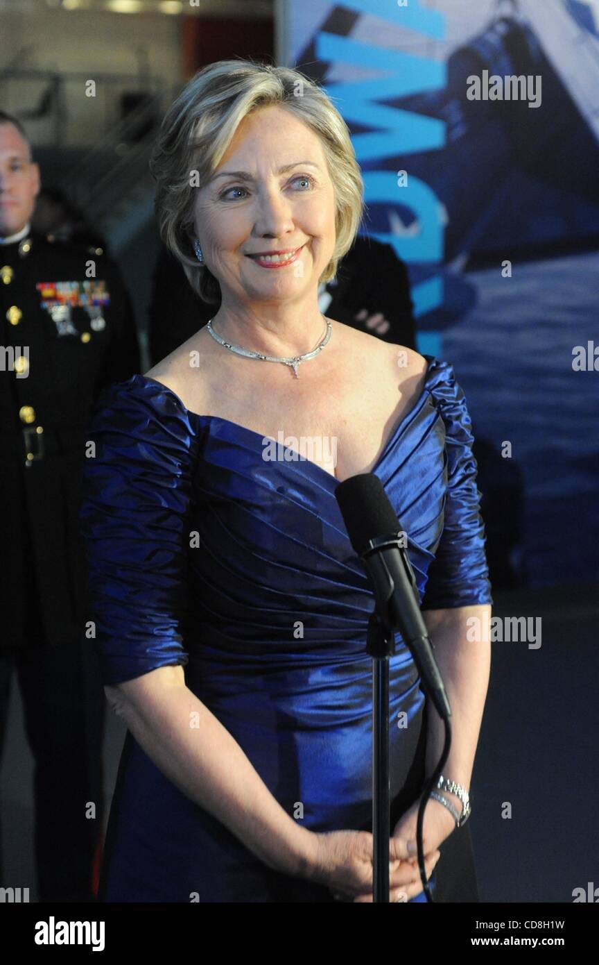 Nov 06, 2008 - Manhattan, New York, USA - Senator HILLARY CLINTON ...