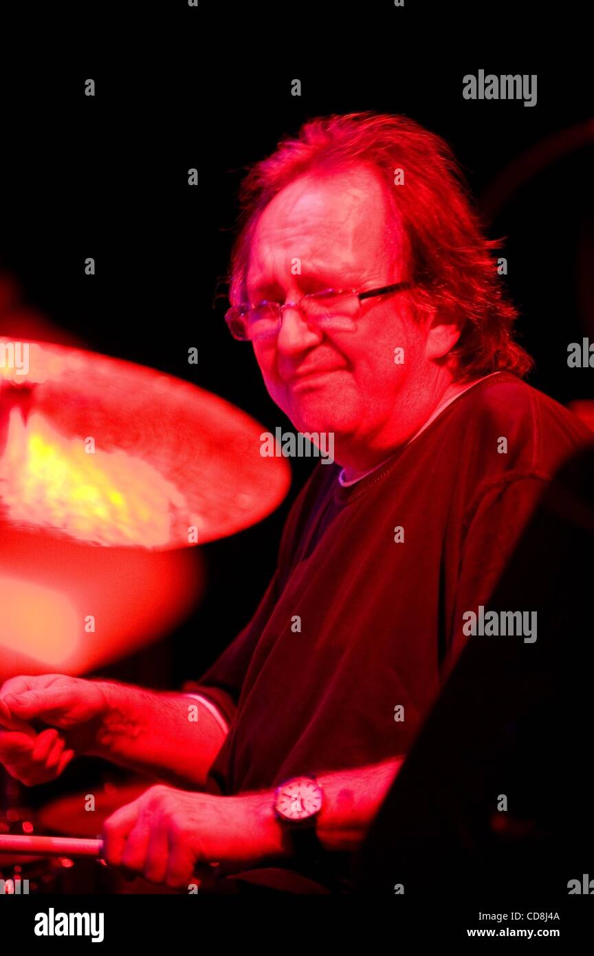 Mitch mitchell drummer hi-res stock photography and images - Alamy
