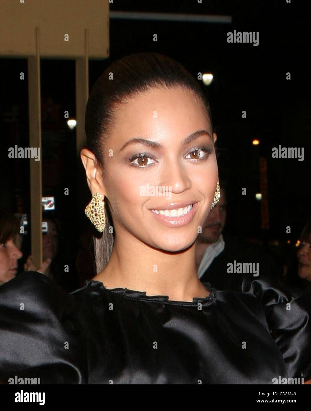 Nov 24, 2008 - Los Angeles, California, USA - Actress/ Singer BEYONCE ...