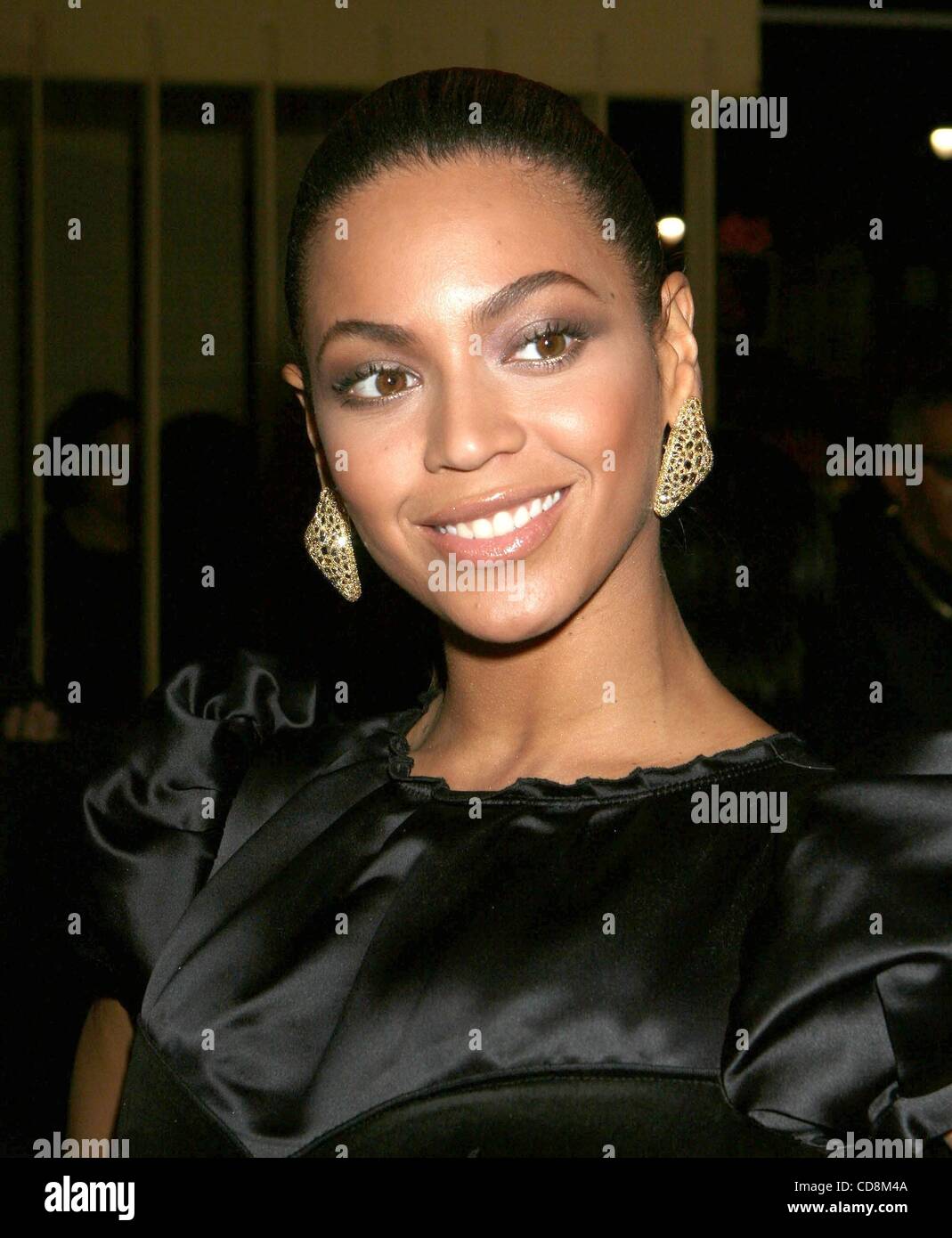 Nov 24, 2008 - Los Angeles, California, USA - Actress/ Singer BEYONCE ...