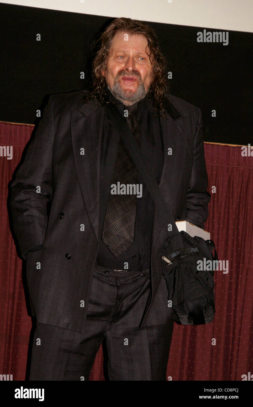 Bruce glover hi-res stock photography and images - Alamy