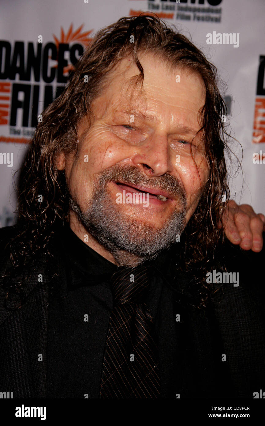 Bruce glover hi-res stock photography and images - Alamy