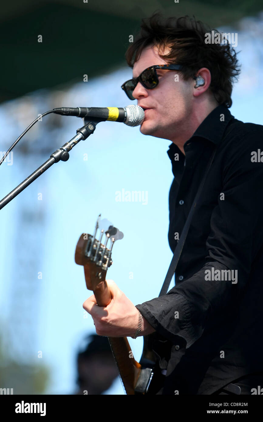 Jun 06, 2010 - Mountain View, California, USA - 'Spoon' performing live ...