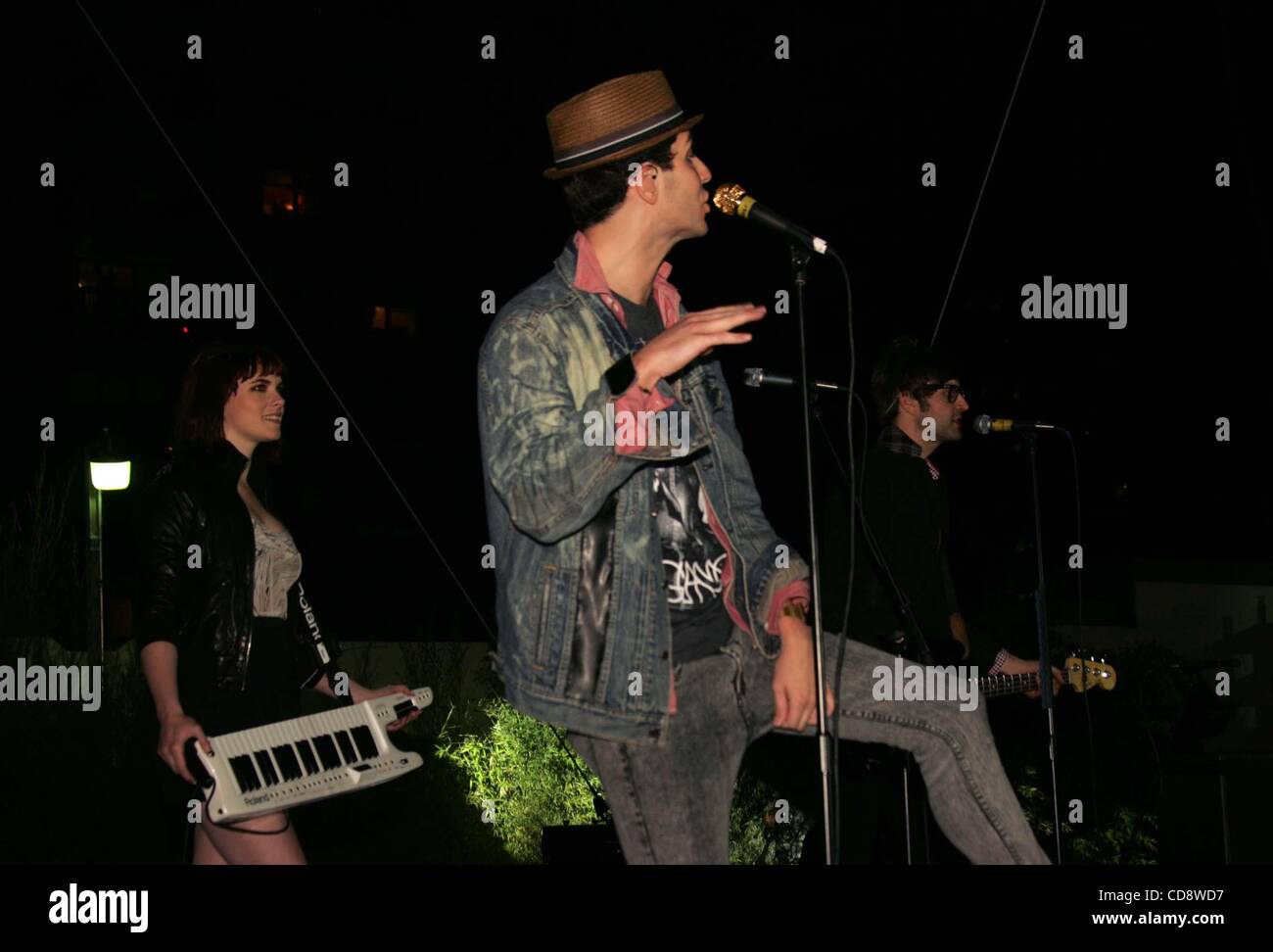 Valerie june concert hi-res stock photography and images - Alamy