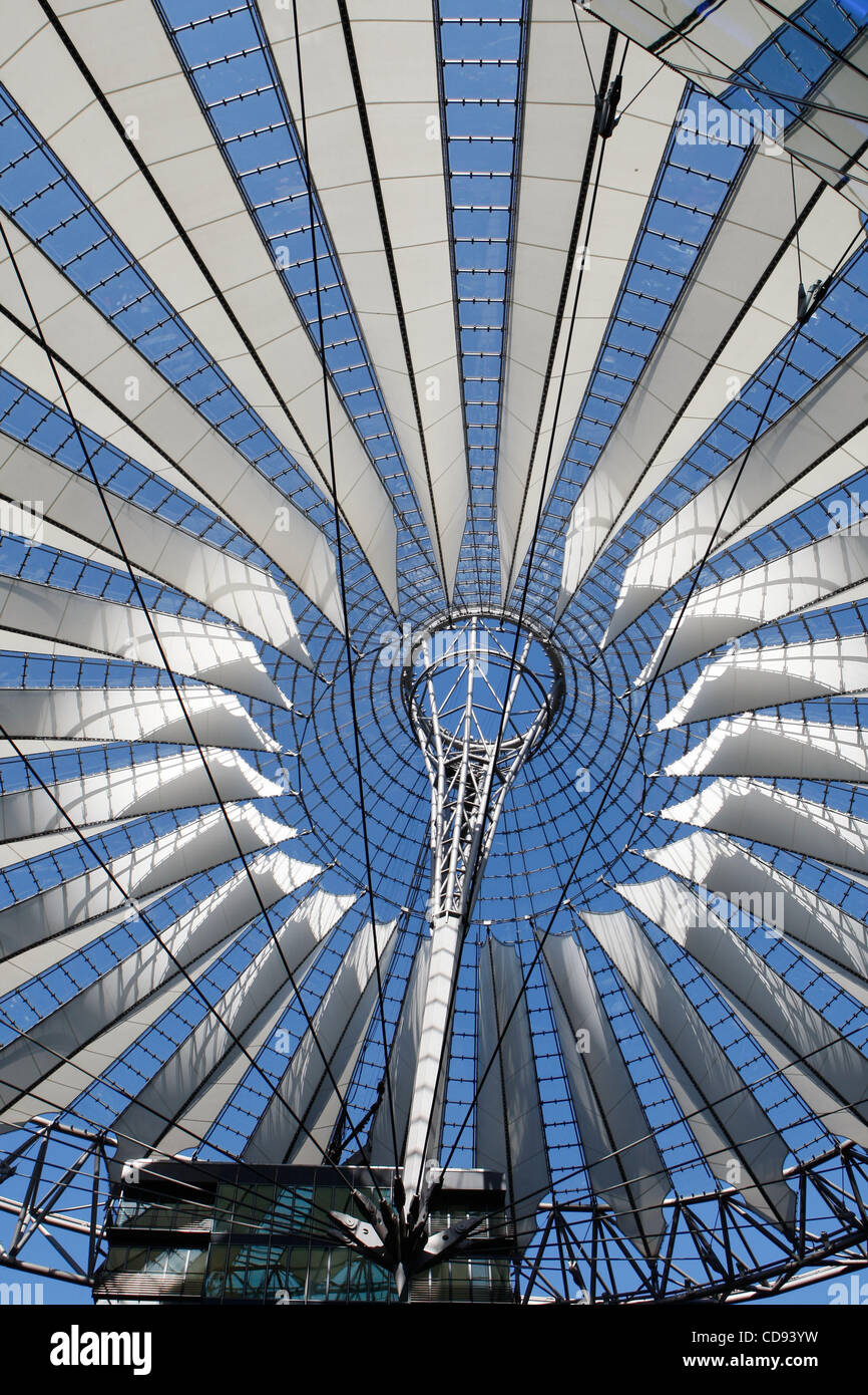 Canopy of sony center hi-res stock photography and images - Alamy