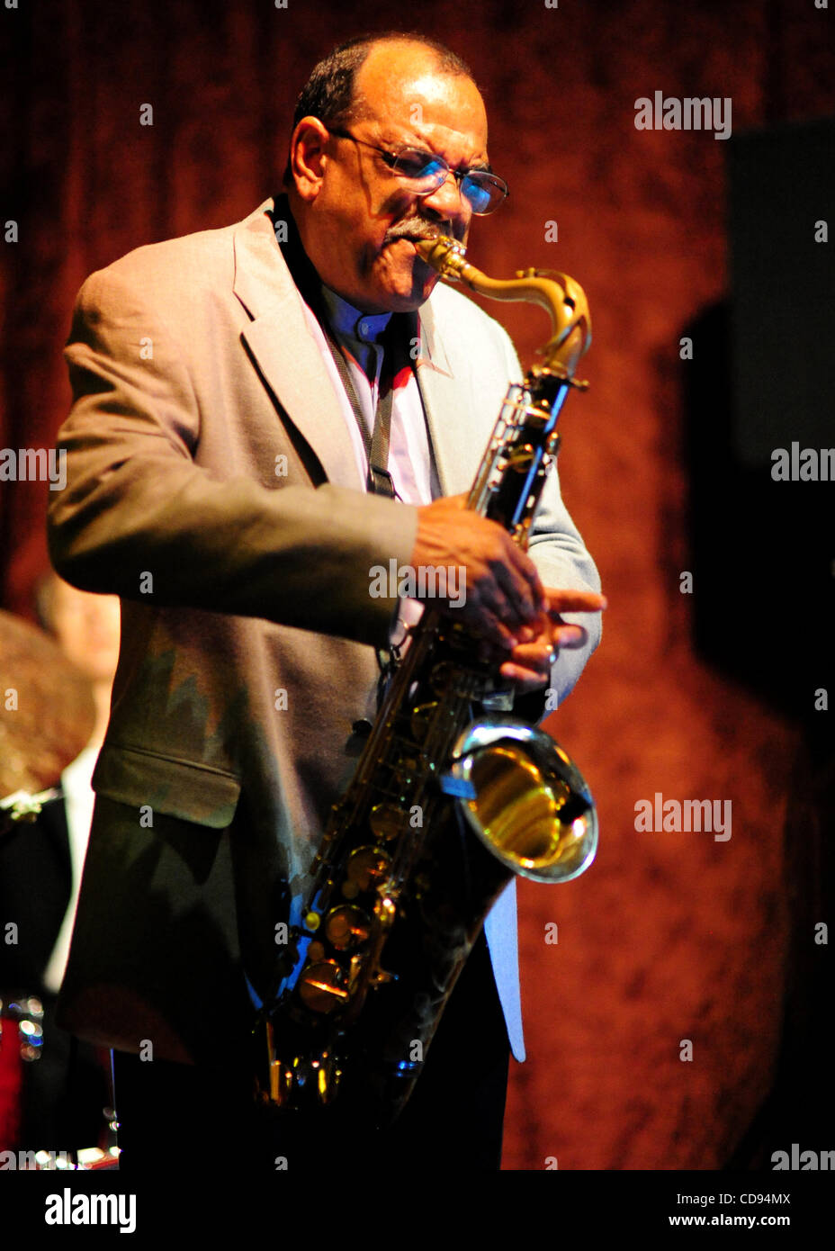 Ernie watts hi-res stock photography and images - Alamy