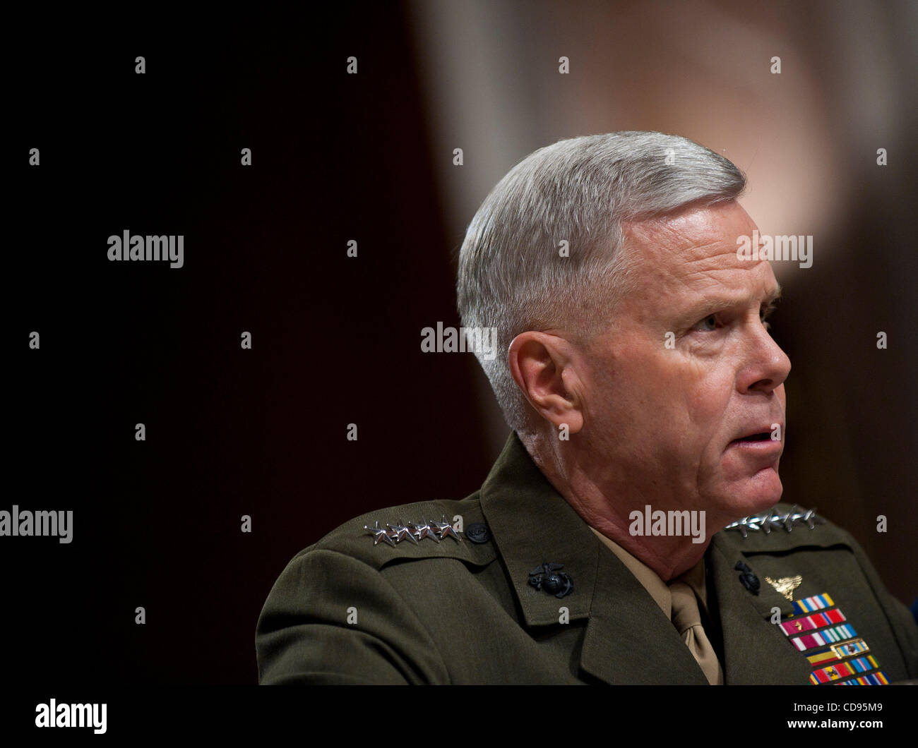 Assistant commandant of the marine corps hi-res stock photography and ...