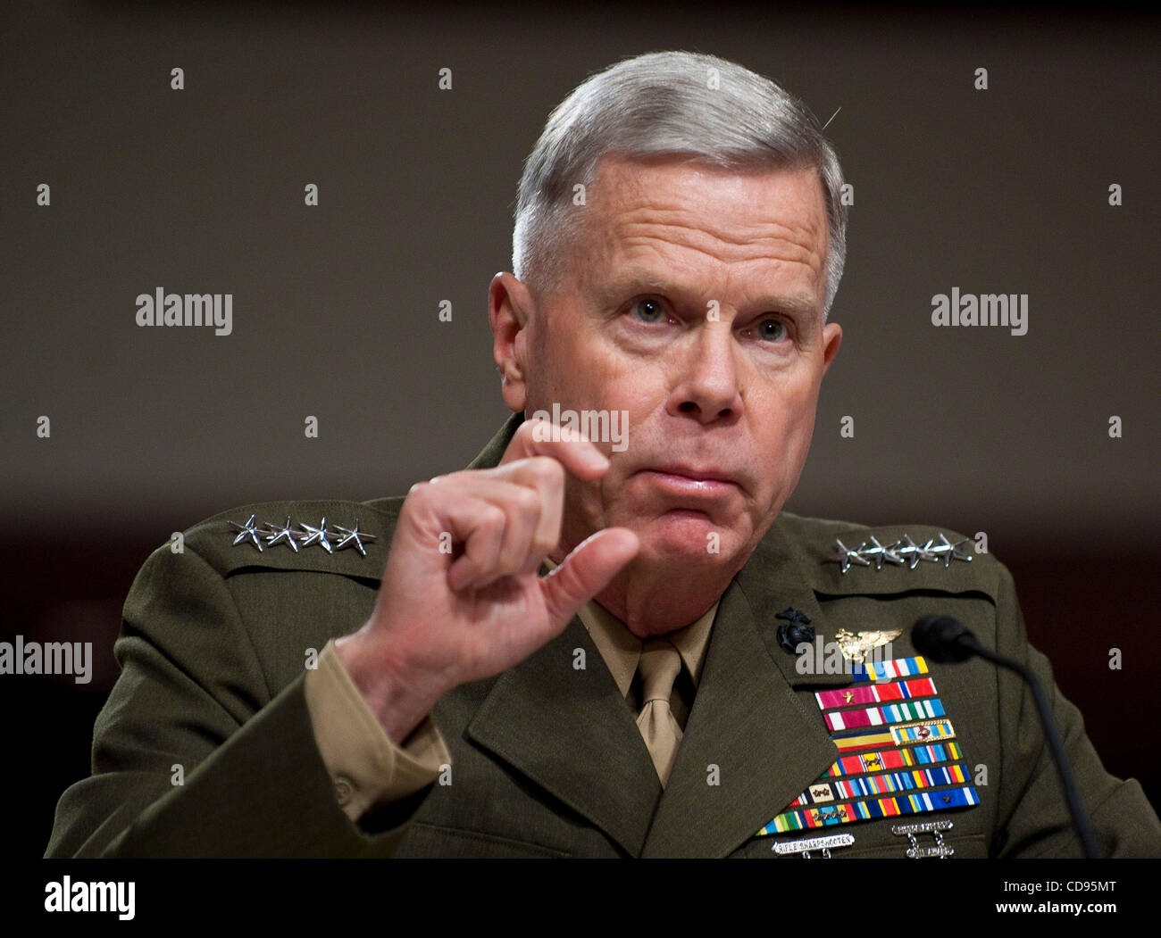 Gen james amos hi-res stock photography and images - Alamy
