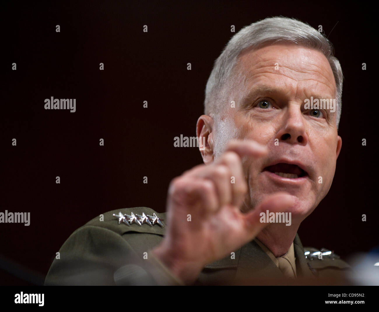 Assistant commandant of the marine corps hi-res stock photography and ...