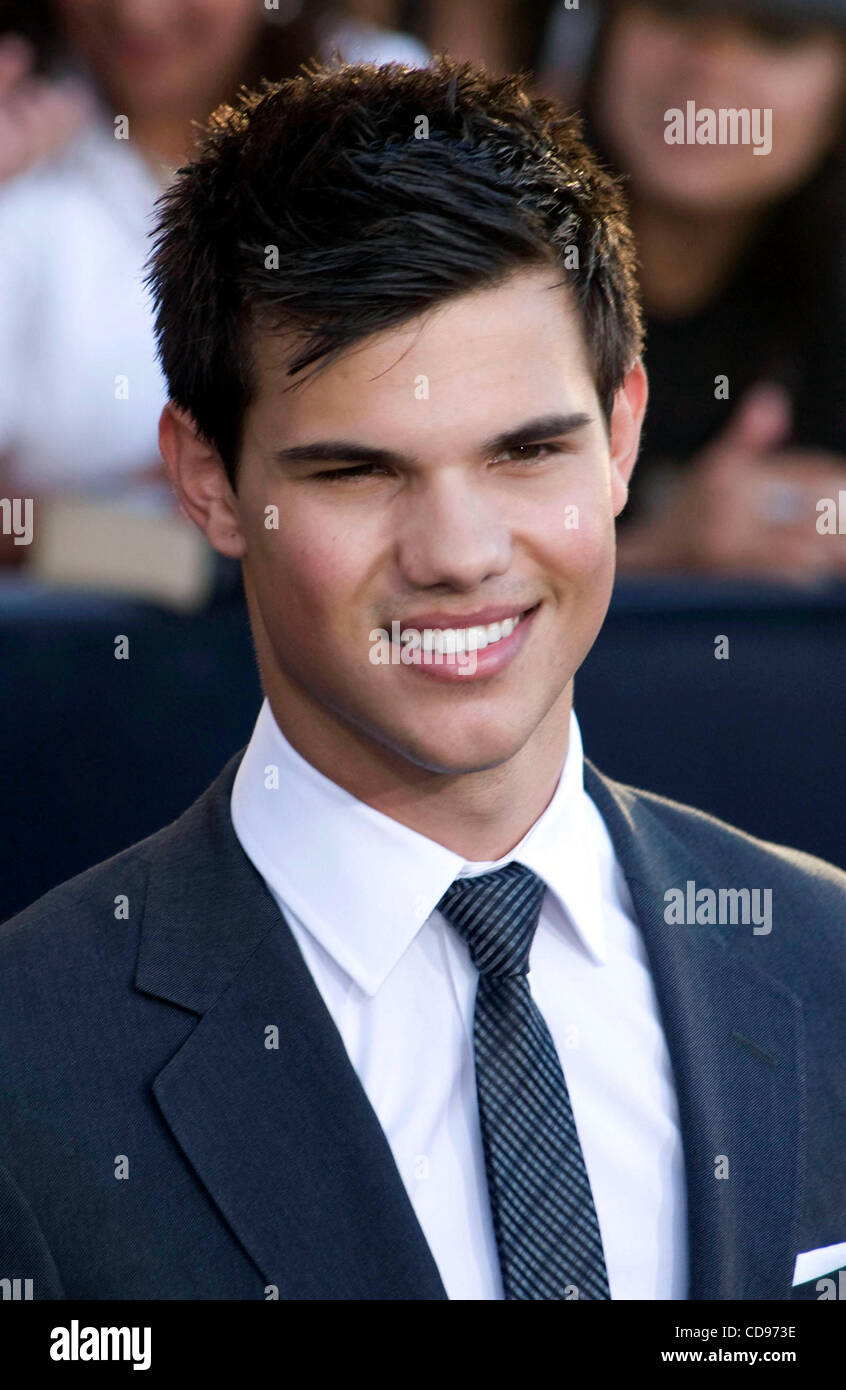 Jun 24, 2010 - Los Angeles, California, U.S. - Actor TAYLOR LAUTNER ...