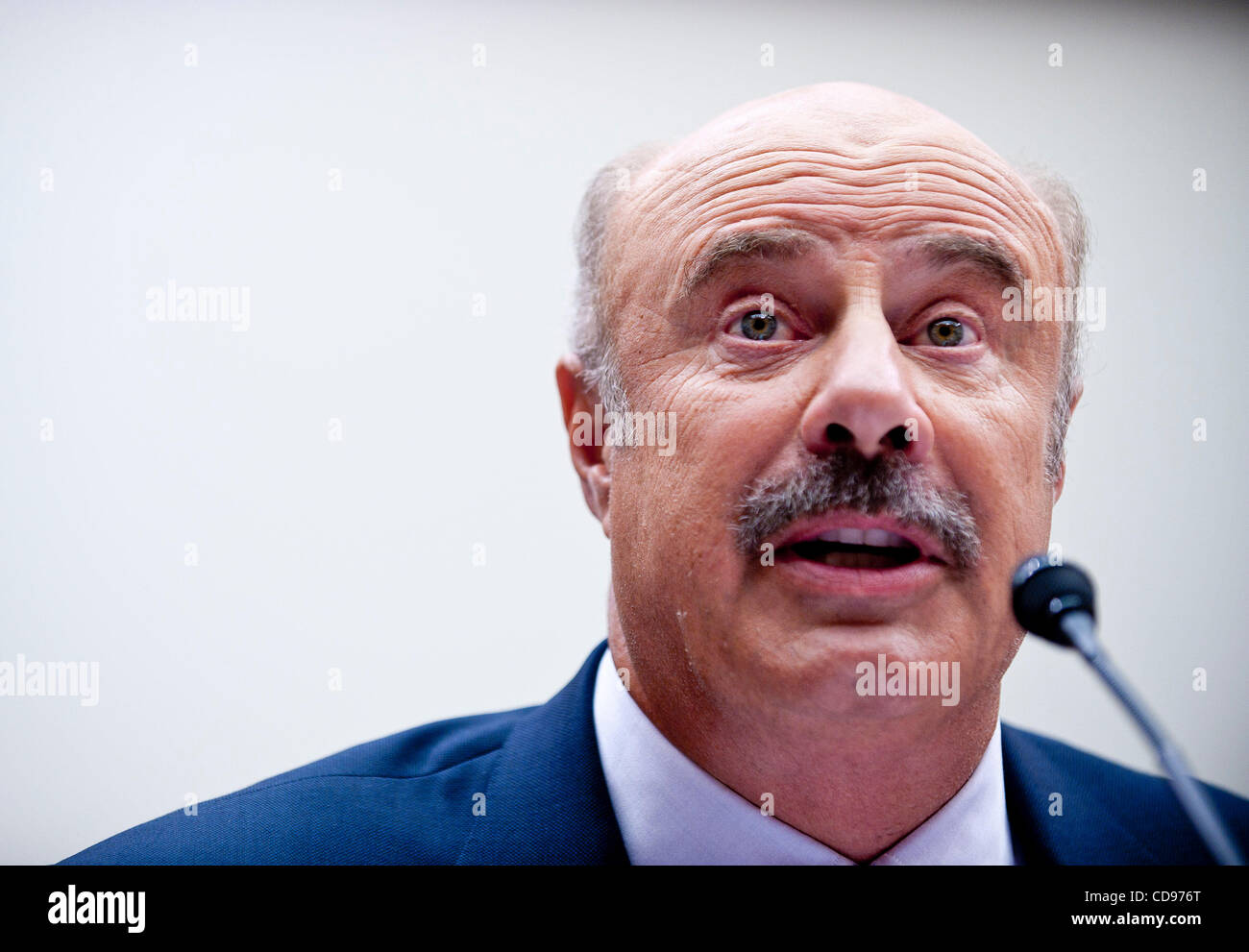 Dr phil tv show hi-res stock photography and images - Alamy