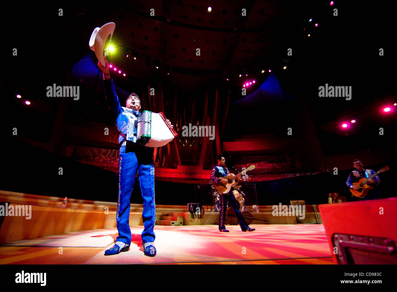 Los tigres del norte band hi-res stock photography and images - Alamy